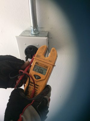 How to Test a 240V Circuit